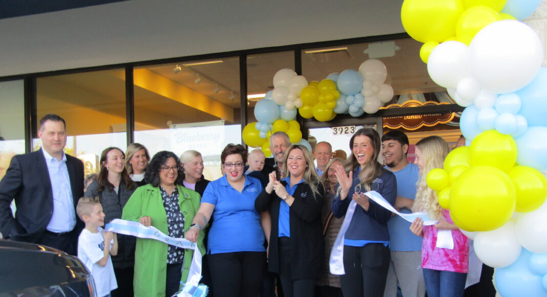 Nothing Bundt Cakes opens in Moline