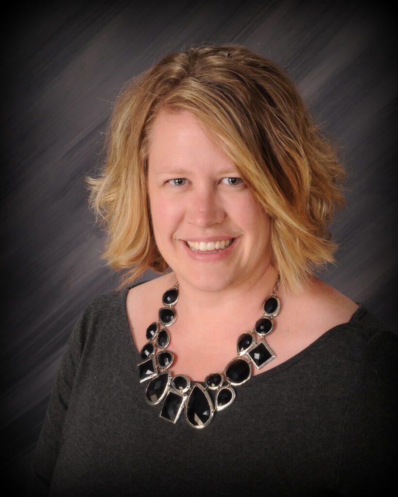 Mel Foster promotes Blackert to managing broker in Geneseo