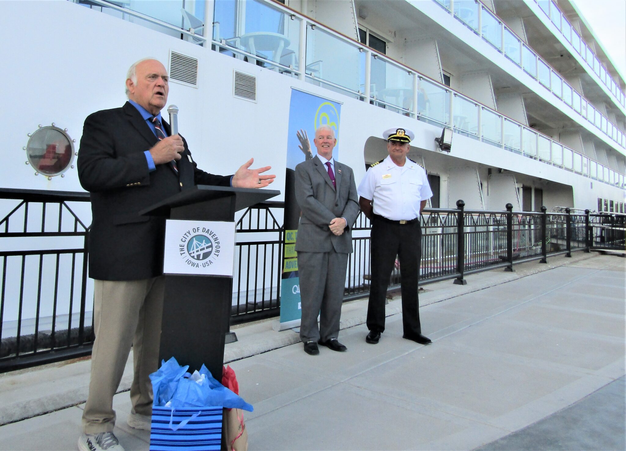American Serenade riverboat gets official QC welcome