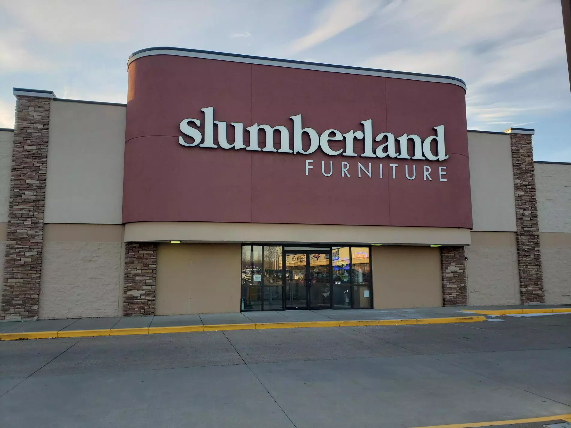 Slumberland continues tradition, donates beds to Bethany