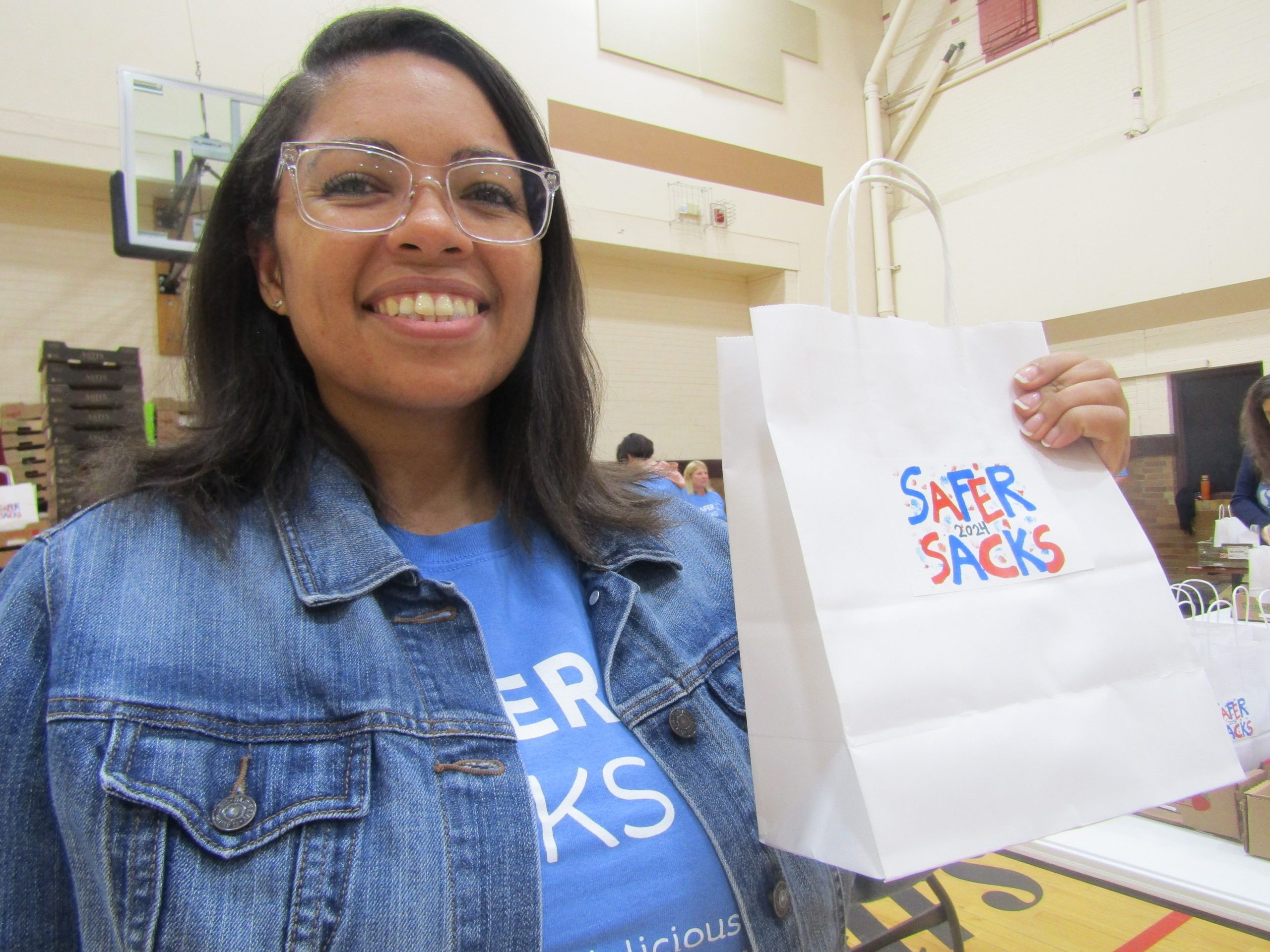 ‘All hands on deck’ – Volunteers pack lunches for Safer Foundation