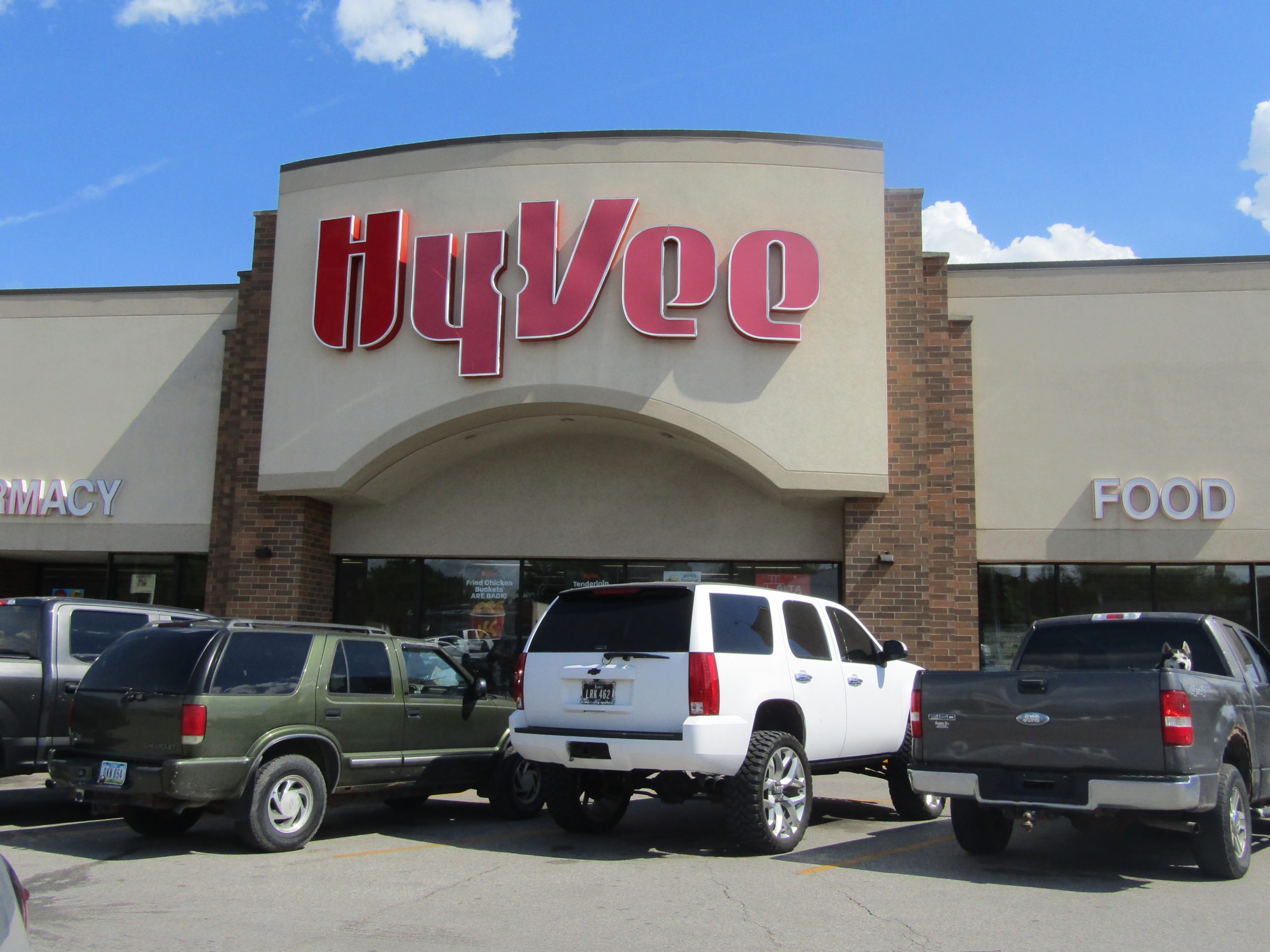 Hy-Vee closing; new grocery store in works?