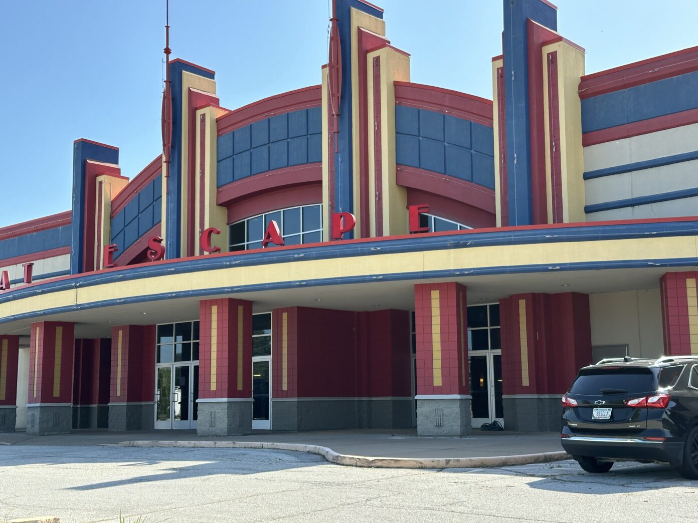 Shuttered Regal theater to reopen as VIP Moline 14