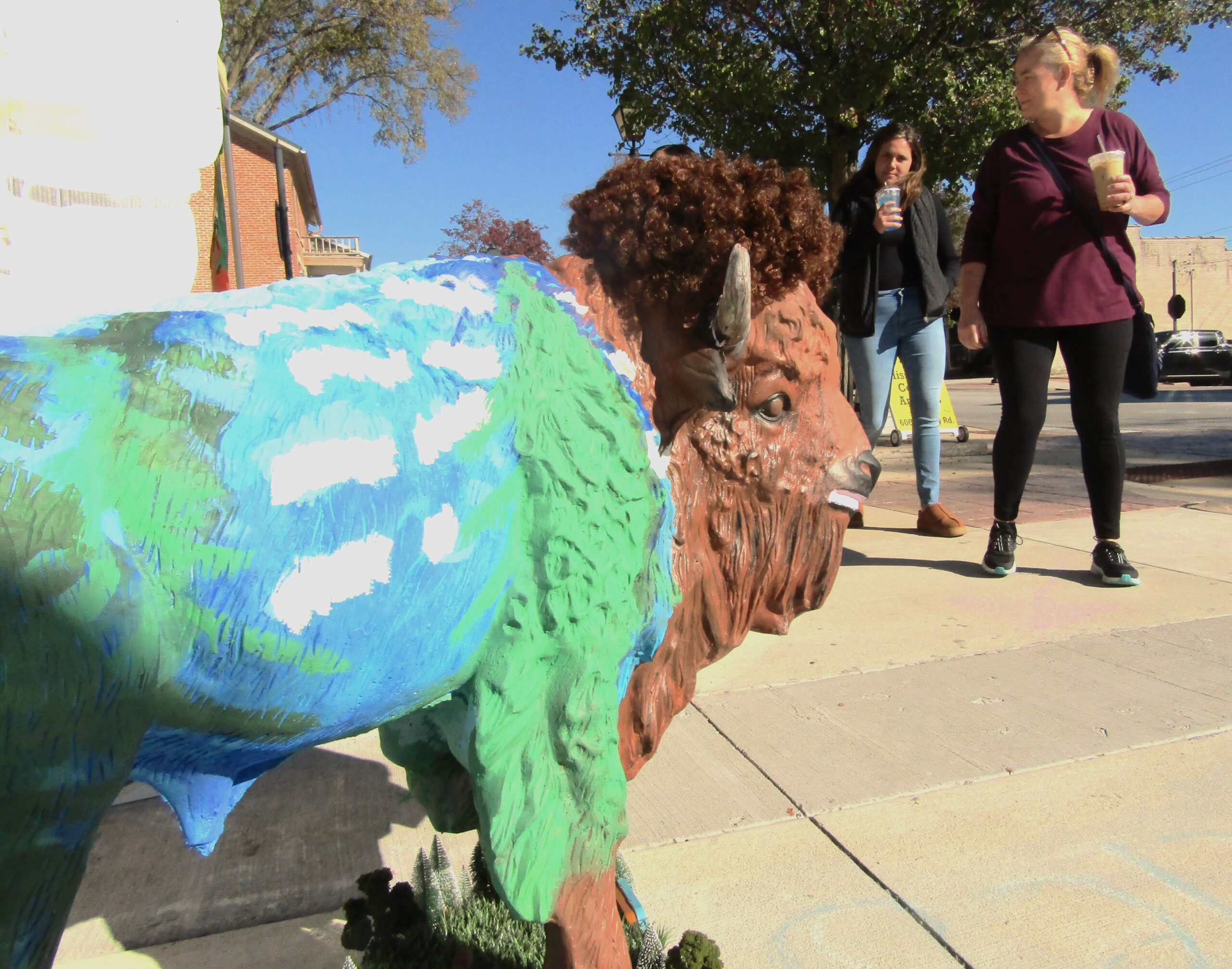 Buffalo Stampede: LeClaire gets unique feature with buffalo statues