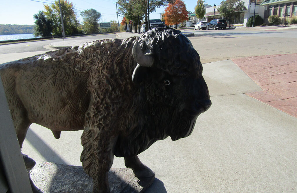 Buffalo Stampede: LeClaire gets unique feature with buffalo statues