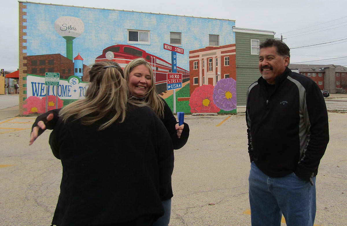 New mural shows ‘heart and history of Silvis’