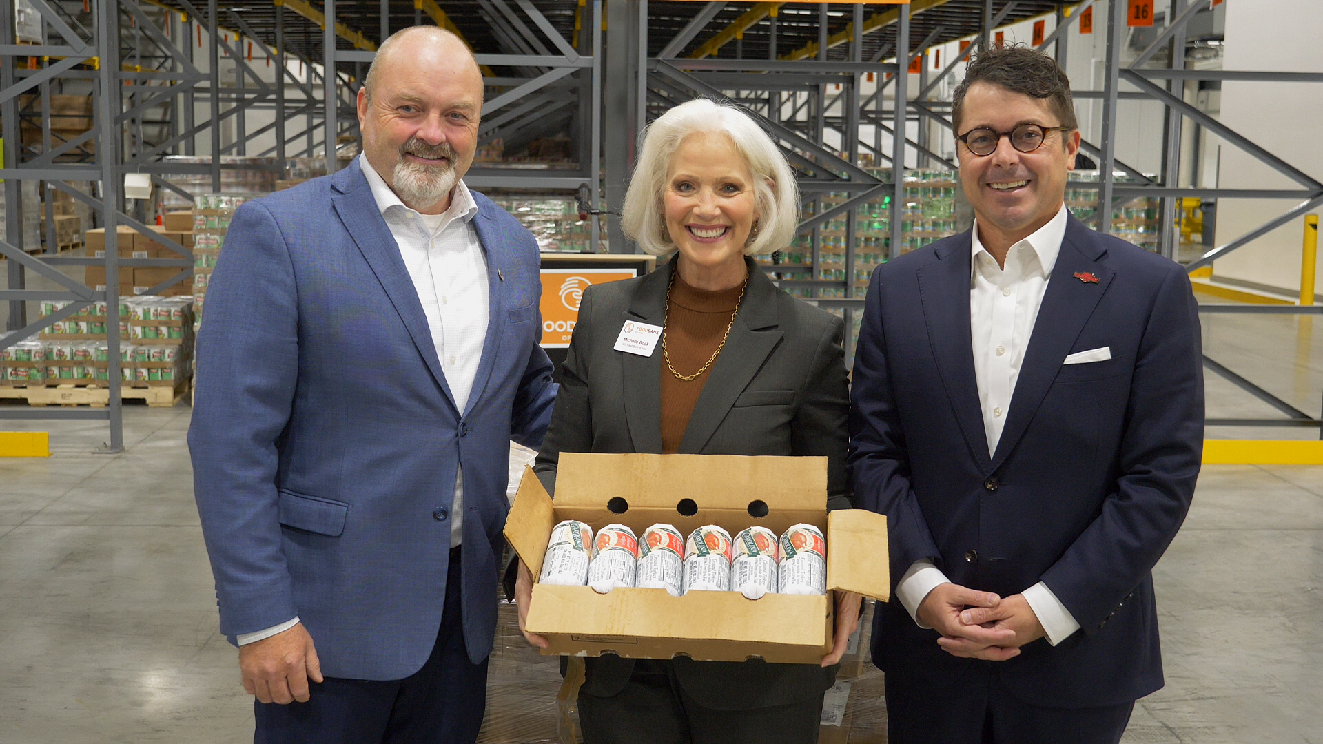 Fareway, Iowa Farm Bureau donate truckload to Iowa food banks