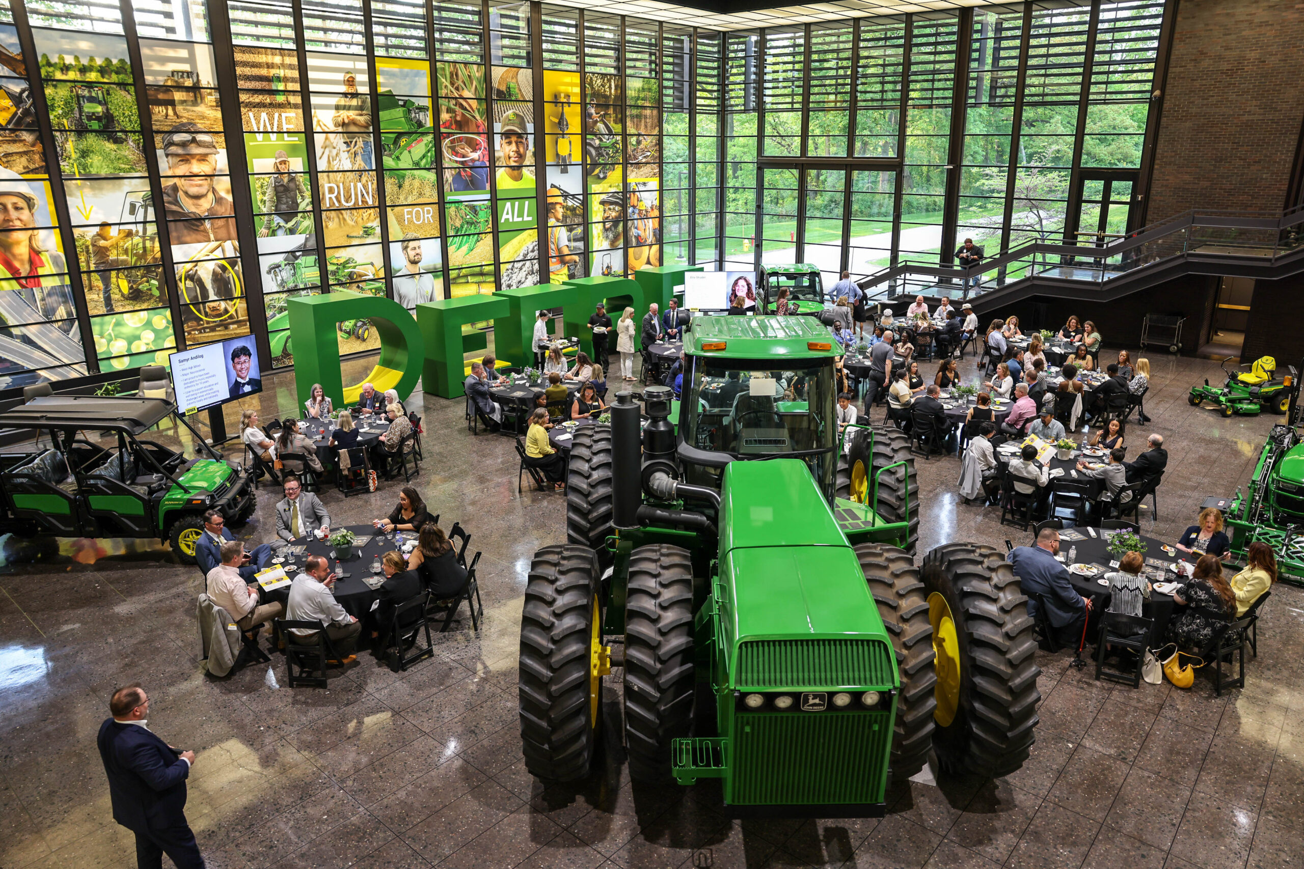 First class of John Deere Scholars at the University of Iowa honored